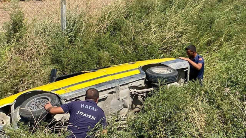 Otomobil Dere Yatağına Devrildi Yaralı