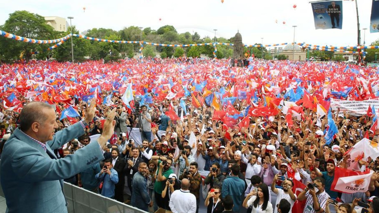 14 Mayıs seçimleri öncesi şehrin nabzı tutuldu: AKP'nin kalesi olarak ...